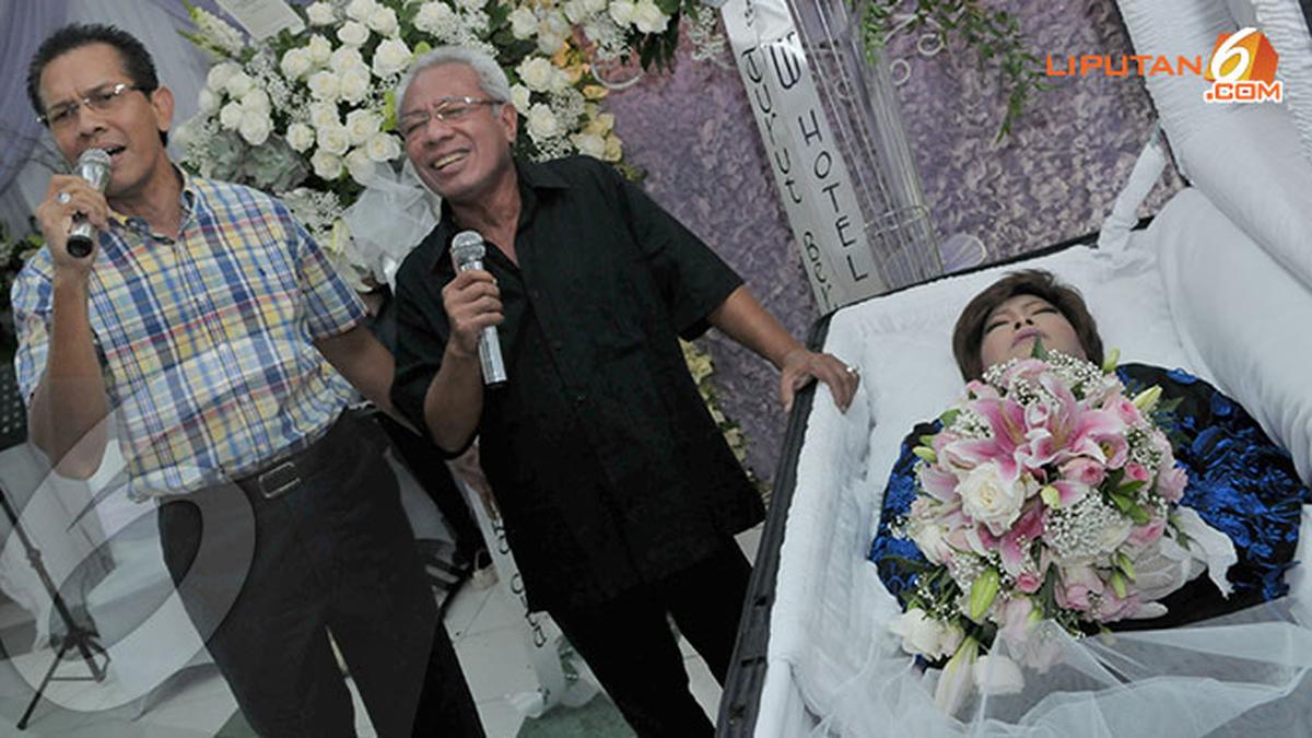 Diana Nasution Ingin Sekali Menimang Cucu - ShowBiz Liputan6.com