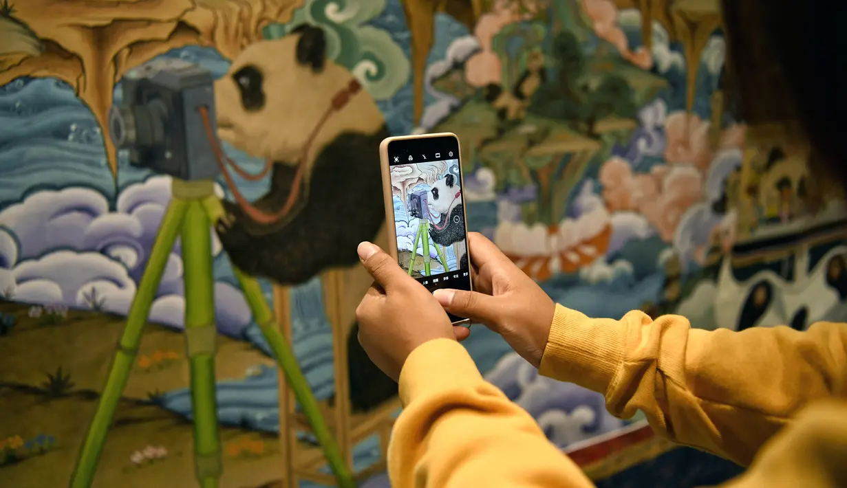 FOTO: Lukisan Thangka Bertema Panda Dipamerkan di Sichuan - Foto ...
