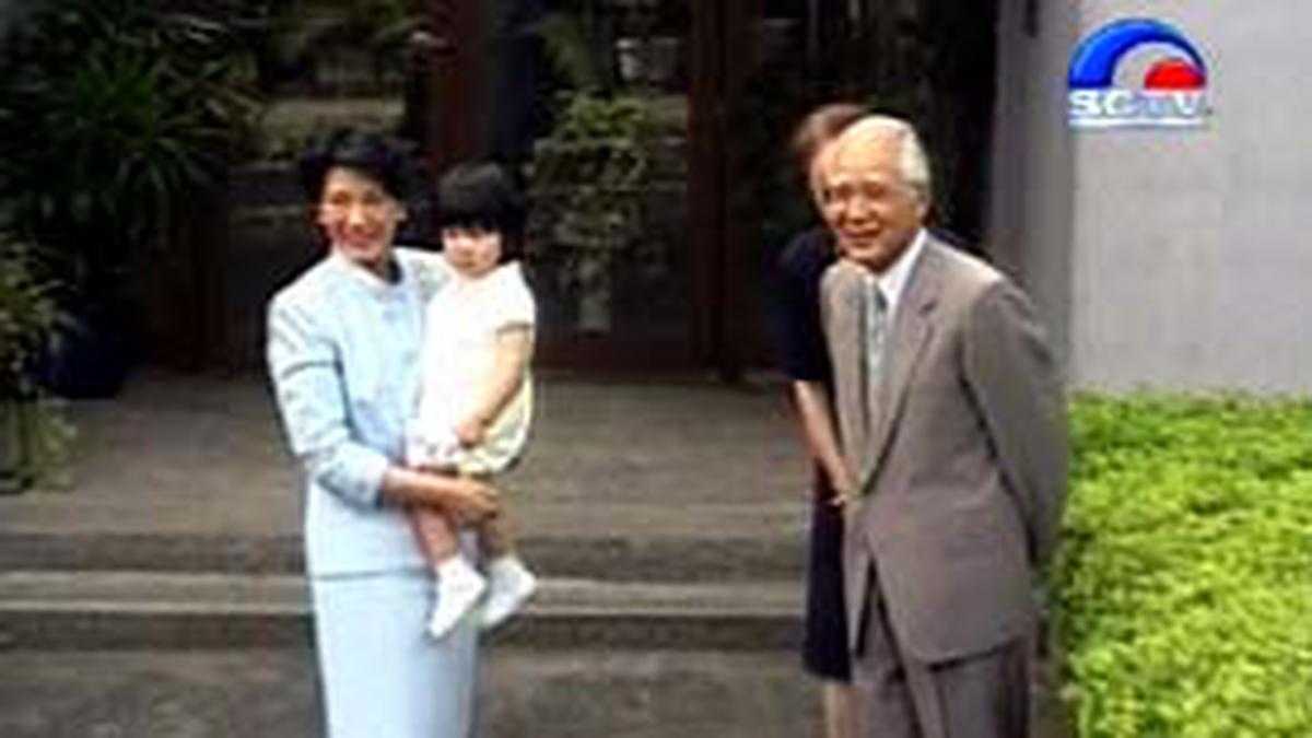 Putri Masako Mengunjungi Keluarga