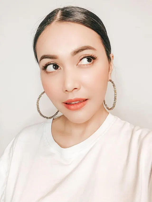 Mengharukan, Alasan Denada Ganti Nama Putrinya Menjadi Aisyah - ShowBiz ...