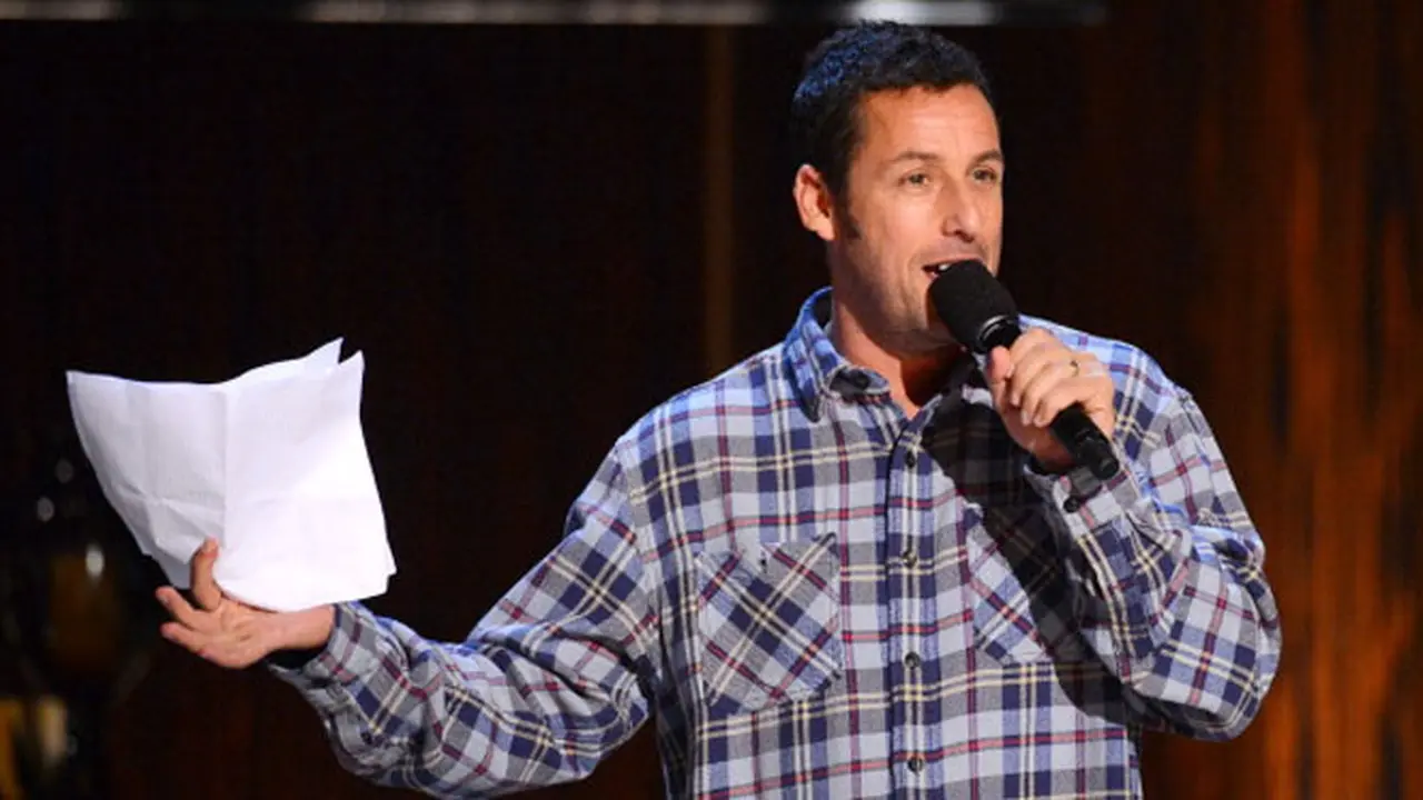 Wow, Adam Sandler Jadi Superhero! - ShowBiz Liputan6.com