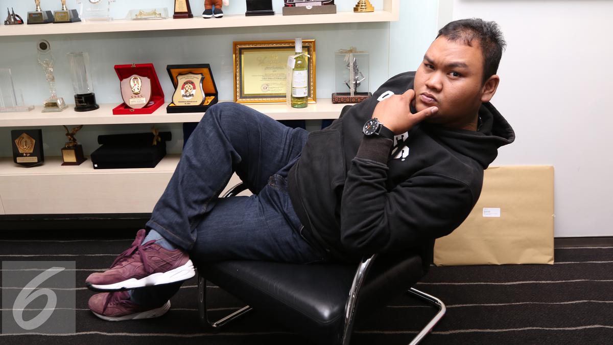 Komika Fico Fachriza Bintangi Web Series Keluarga Jawara - ShowBiz ...