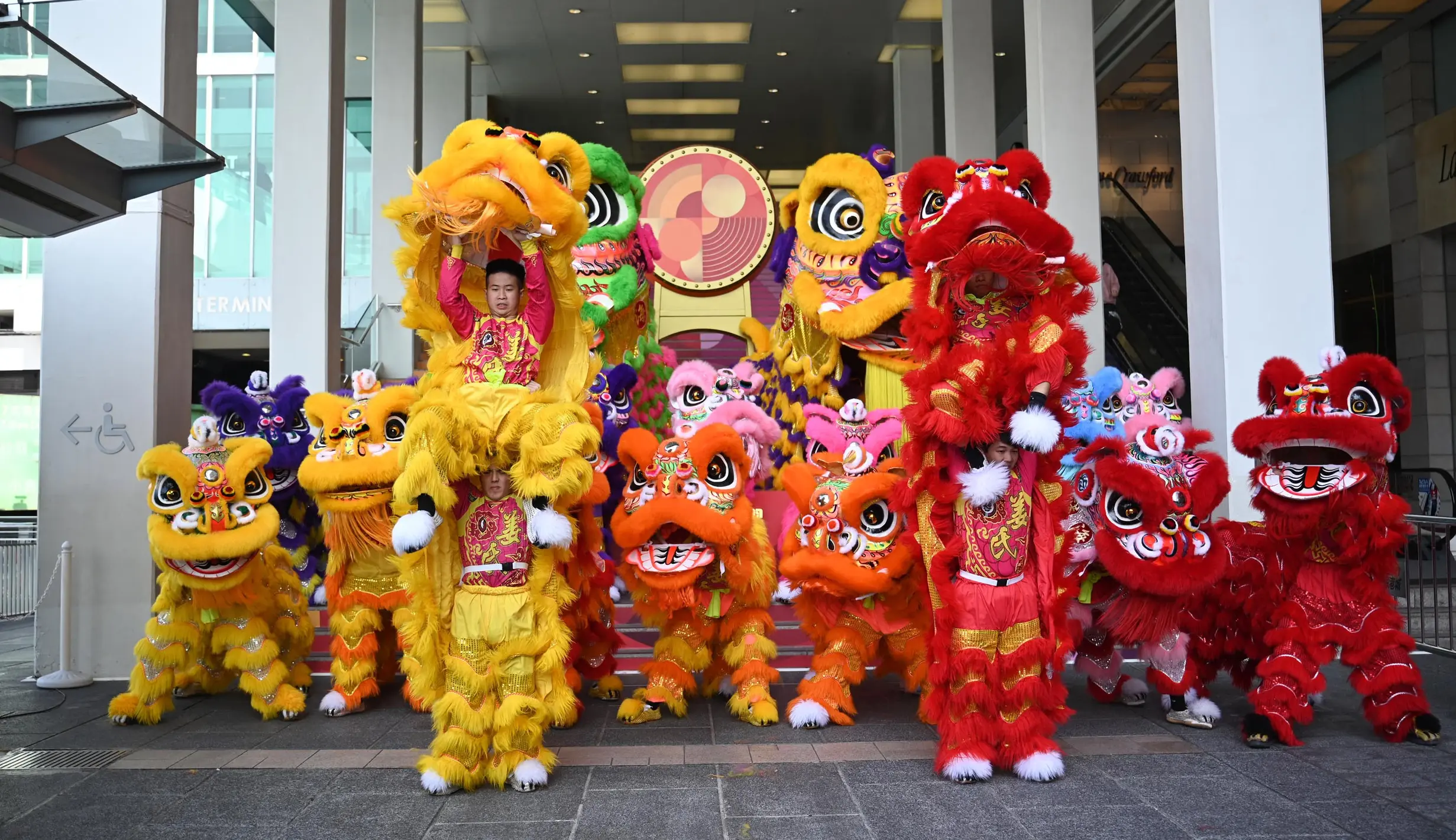 Sambut Imlek 2025, Warga Hong Kong Dibagikan Dekorasi Tradisional Fai ...