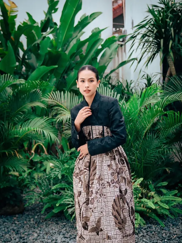 7 Potret Maudy Ayunda Pakai Hanbok Batik, Jadi Juri ASEAN Business ...