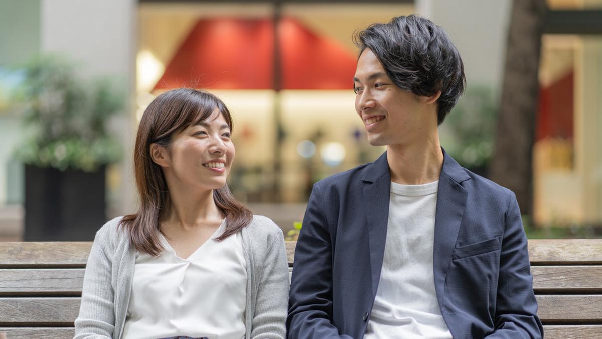 9 Cara Mengetahui Orang yang Diam-Diam Menyukai Kita - Relationship Fimela.com