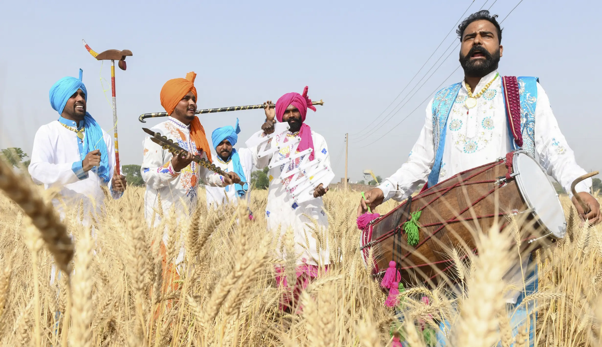 FOTO: Tarian Tradisional Rakyat Punjab Jelang Festival Panen Baisakhi ...
