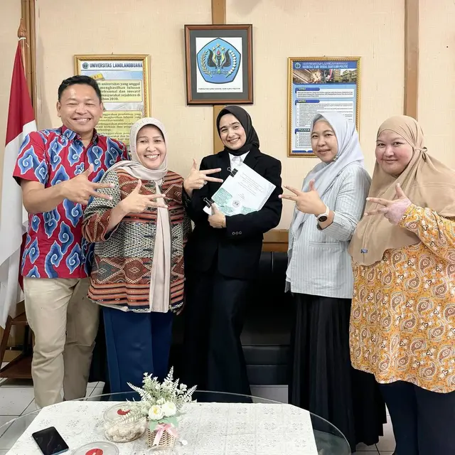 8 Potret Sonya Fatmala Lulus Sidang Skripsi di Usia 30 Tahun, Tetap ...