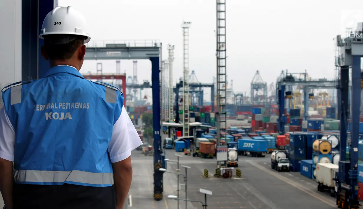 PHOTO: Melihat Suasana Pelabuhan Terminal Peti Kemas Koja - Foto ...