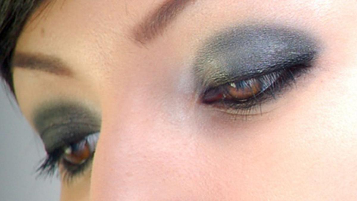 Tutorial Smokey Eyes Untuk Make Up Harian Beauty