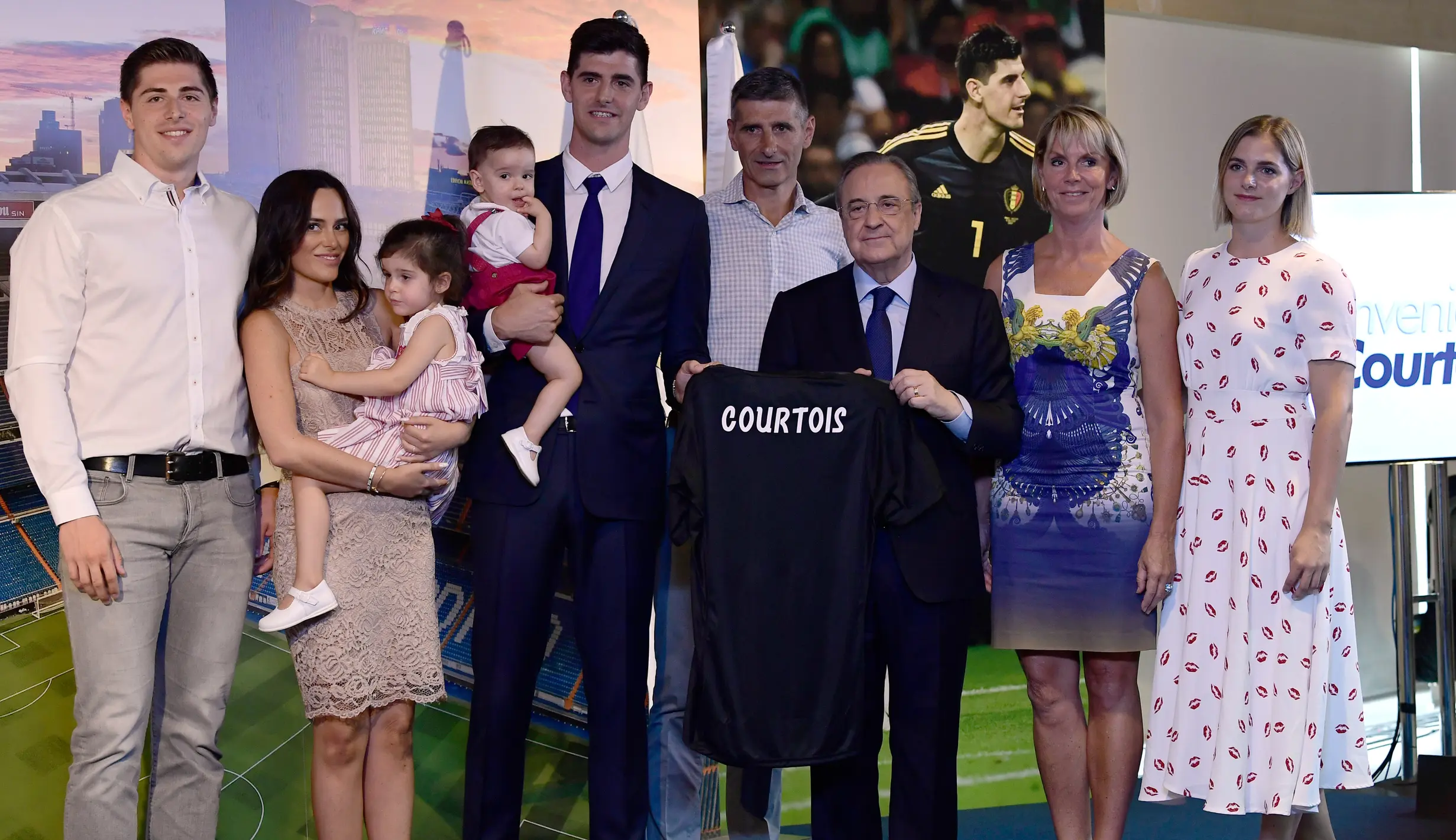 FOTO: Senyum Thibaut Courtois Jadi Kiper Real Madrid - Foto Liputan6.com