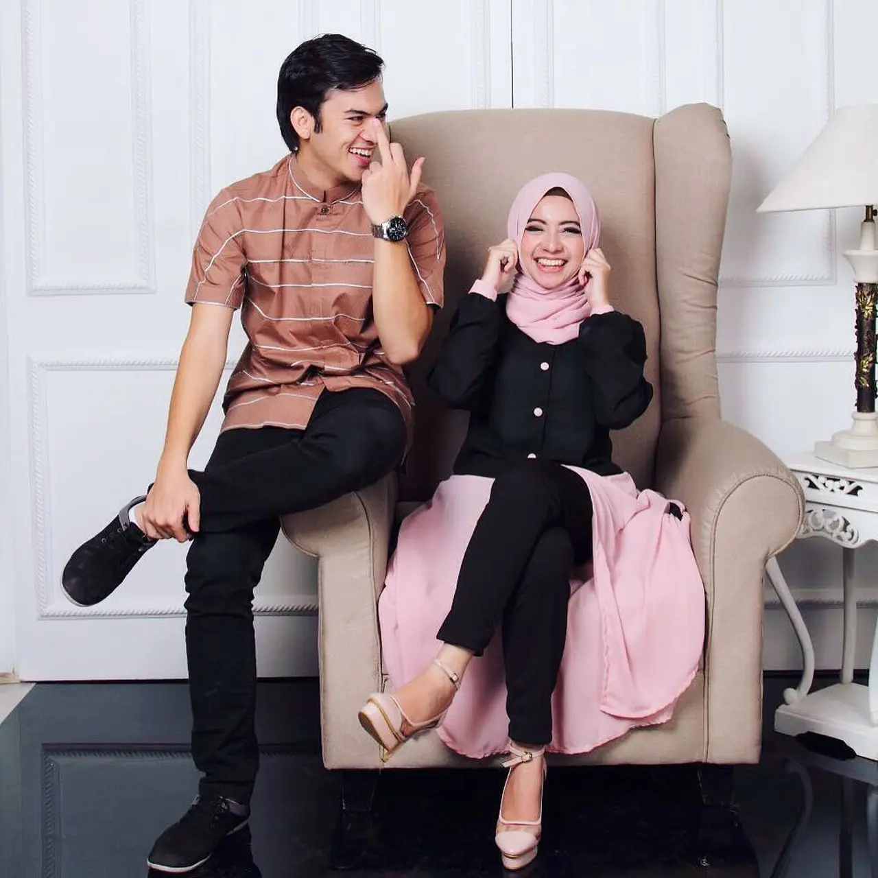 6 Potret Kebersamaan Rizky Nazar dan Kakaknya, Bak Sepasang Kekasih - Hot Liputan6.com