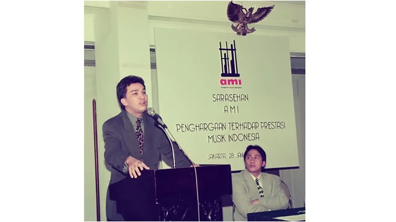 6 Potret Jadul Triawan Munaf Bareng Sherina Kecil, Pernah Jadi Anak Band - Hot Liputan6.com