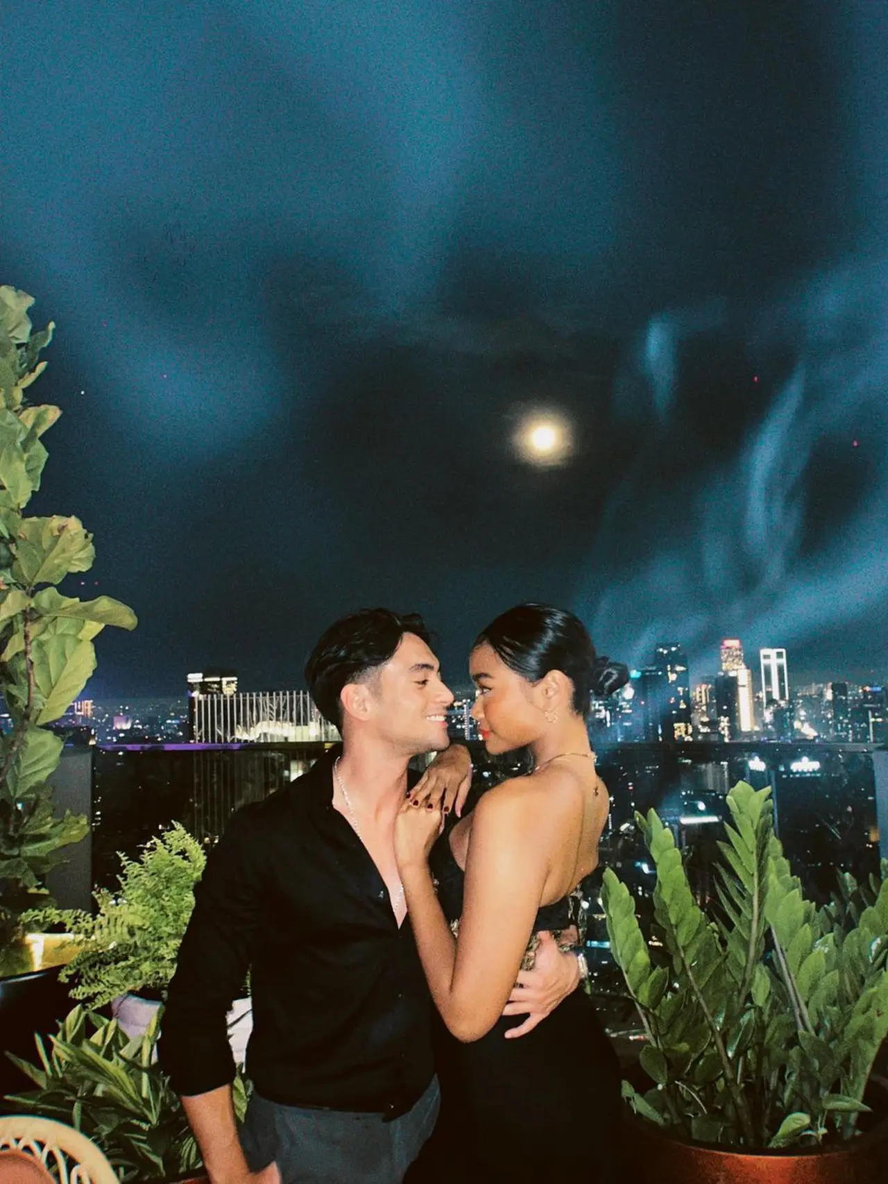 5 Potret Mesra Vladimir Rama dan Sarah Tumiwa yang Kini Mulai Go Public ...