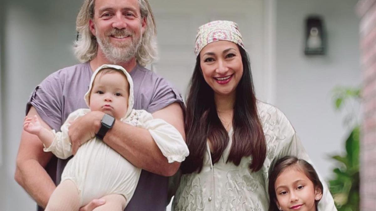 9 Potret Putri Ketiga Rahma Azhari, Parasnya Bule Banget Seperti Ayahnya