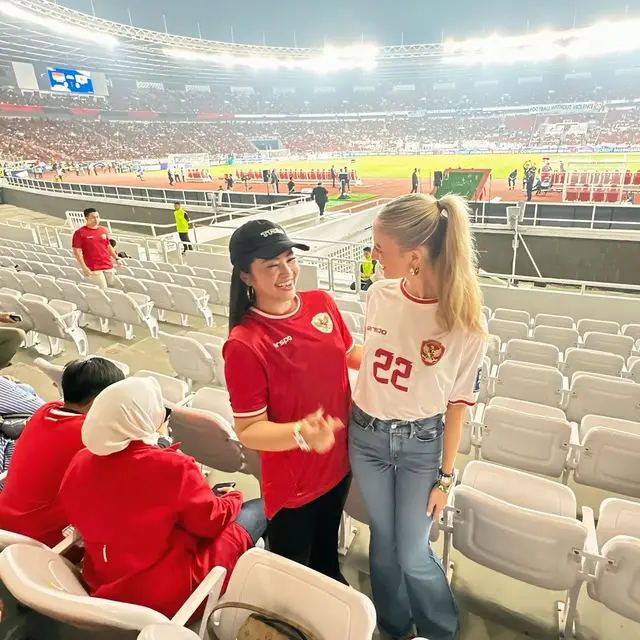 6 Potret Fitri Carlina Bareng Keluarga Nathan Tjoe-A-On dan Justin ...