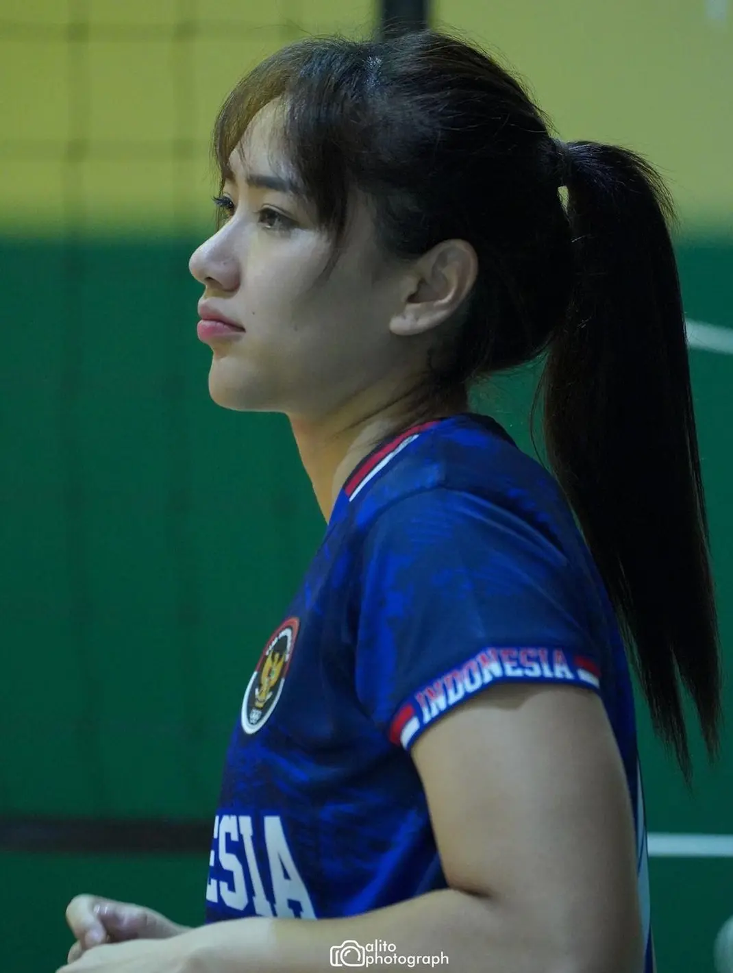 8 Potret OOTD Yolla Yuliana, Atlet Timnas Voli yang Sering Dikira Model ...