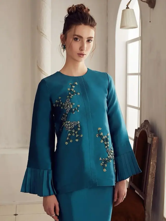 17 Inspirasi Model Baju Kurung Modern yang Menawan untuk Kondangan di ...