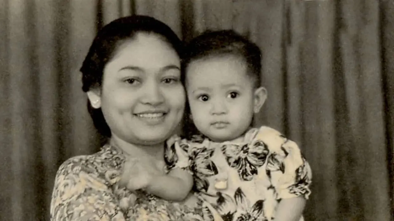 Kisah 6 Potret Kenangan Tutut Soeharto Bersama Ibu Tien - Lifestyle ...