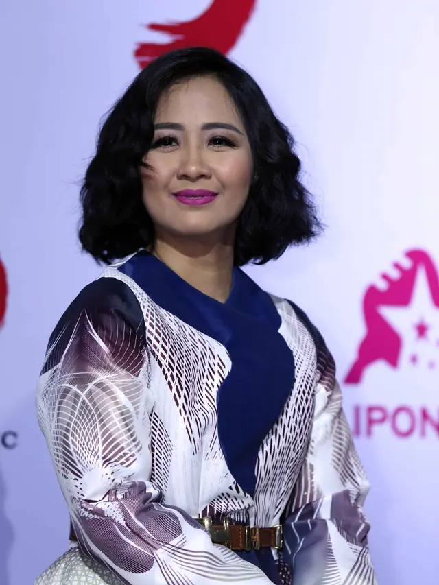 Astrid Nyanyikan Lagu Tak Ingin Yang Dipopulerkan Band Wong, Jadi ...