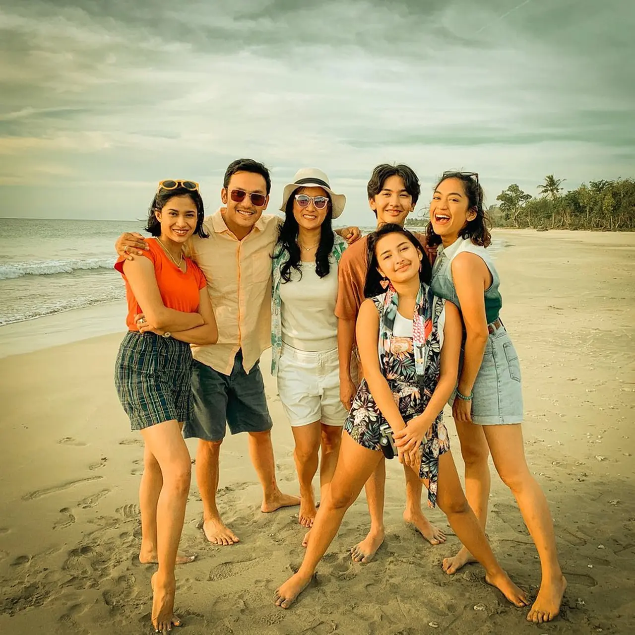 7 Potret Kebersamaan Ari Irham dan Taskya Namya, Dikabarkan Berpacaran ...