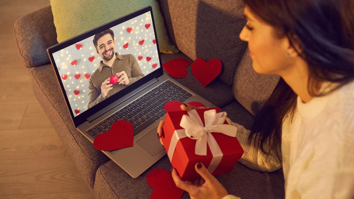 5 Tips Hubungan Langgeng LDR yang Bikin Tambah Sayang - Relationship Fimela.com