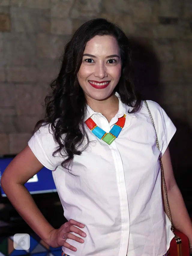 Bertemu Artis-Artis Muda, Vonny Cornelia Sering Dibuat Heran - ShowBiz ...