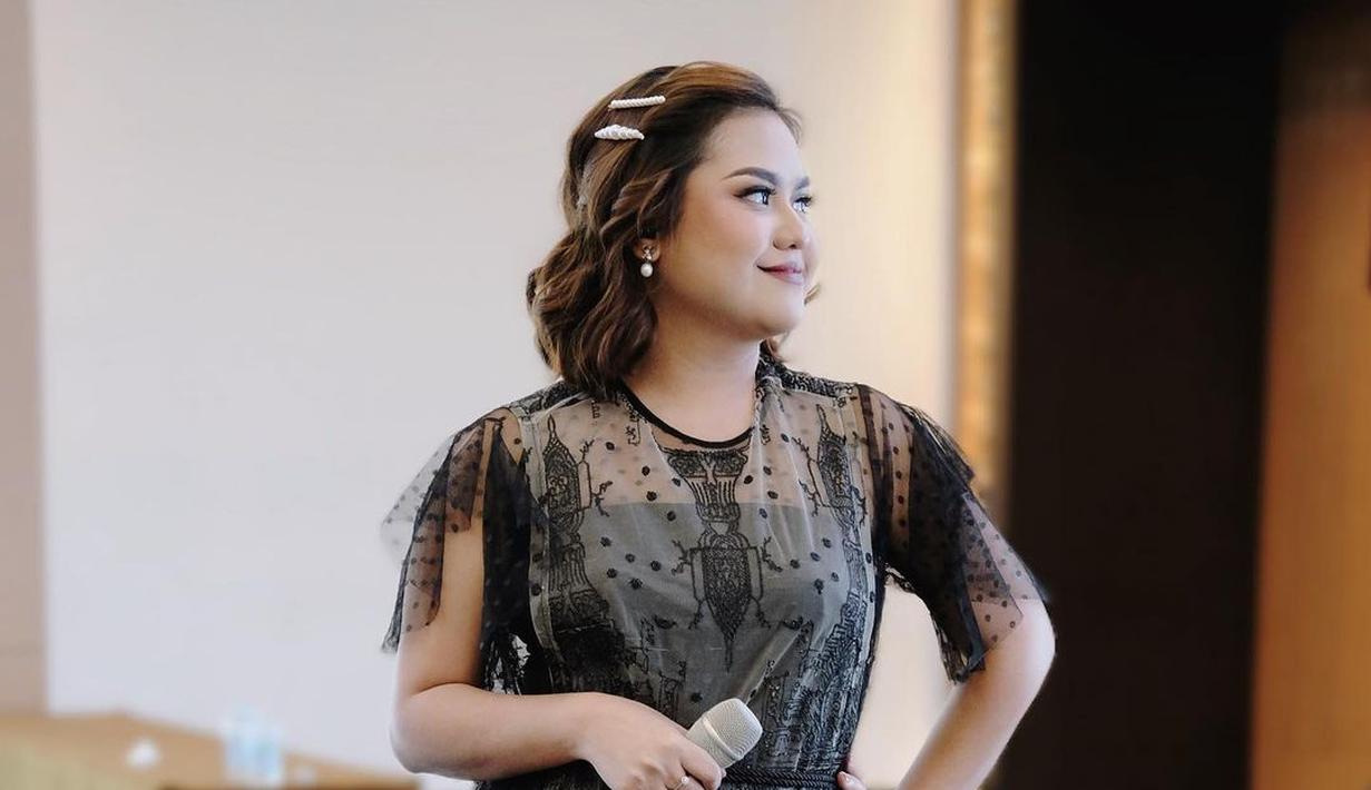 Lama Tak Tersorot, Potret Terbaru Mytha Lestari Mamamia yang Kini Sudah ...