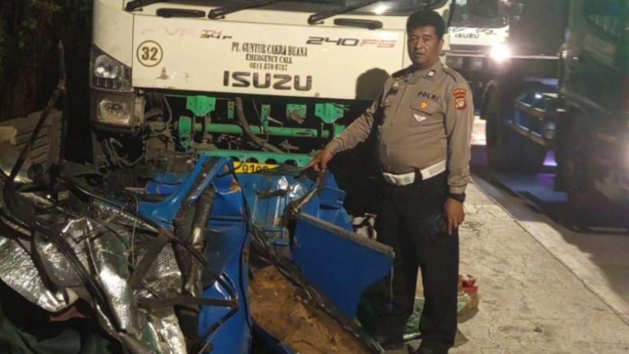 Kecelakaan Beruntun 4 Kendaraan di Cilincing Jakut, Bajaj Ringsek ...