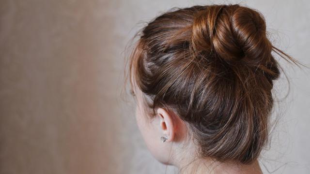 5 Ide Gaya Rambut Pesta yang Sederhana dan Simpel - Lifestyle Fimela.com