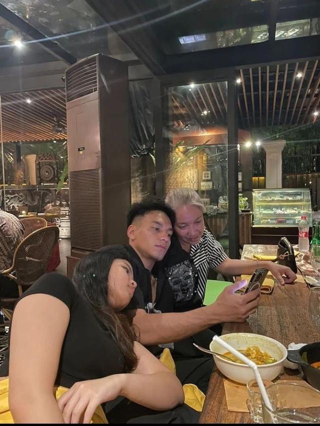 6 Momen Kebersamaan Jefri Nichol Bareng Adik dan Ibunya, Harmonis