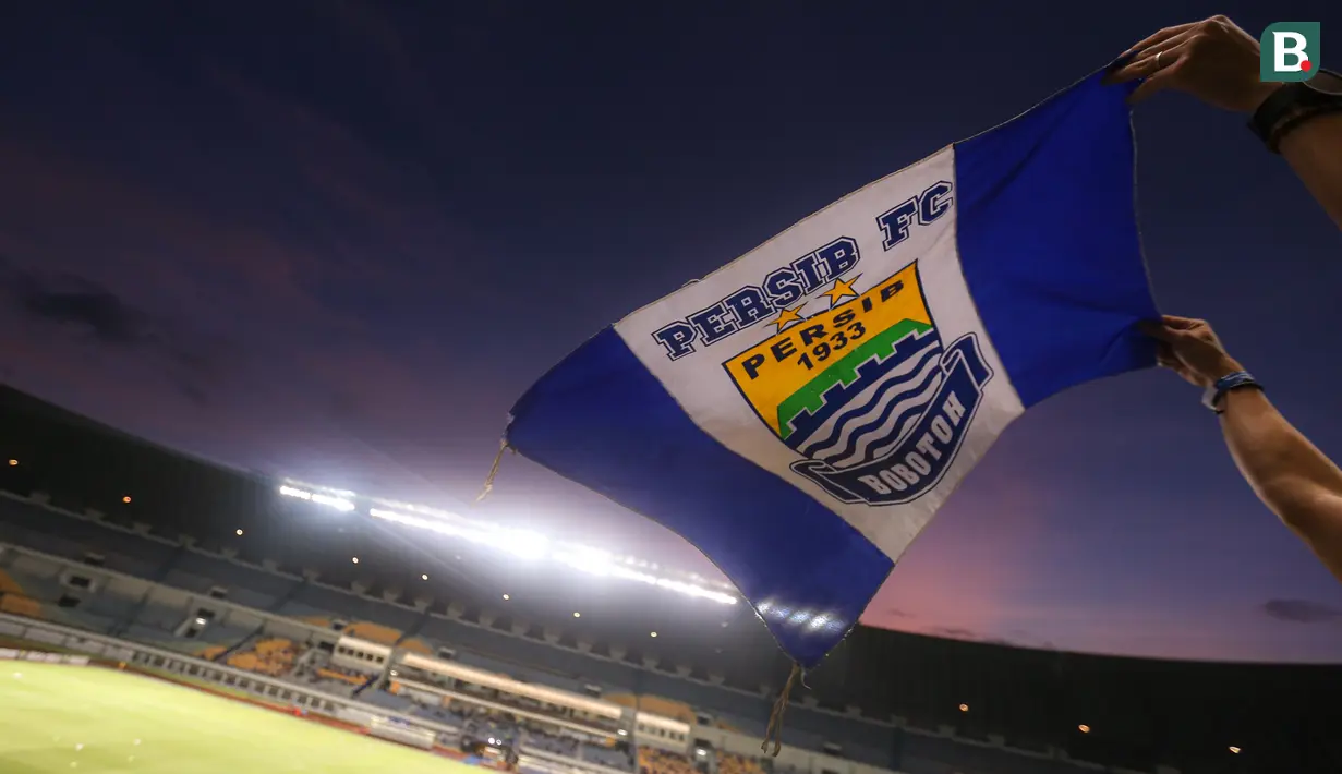 Foto: Pesona Senja dari Tribun Stadion GBLA, Menikmati Segelas Teh ...