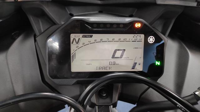 Melihat Lebih Dekat All New Yamaha R15M Connected ABS Lewat Galeri Foto ...
