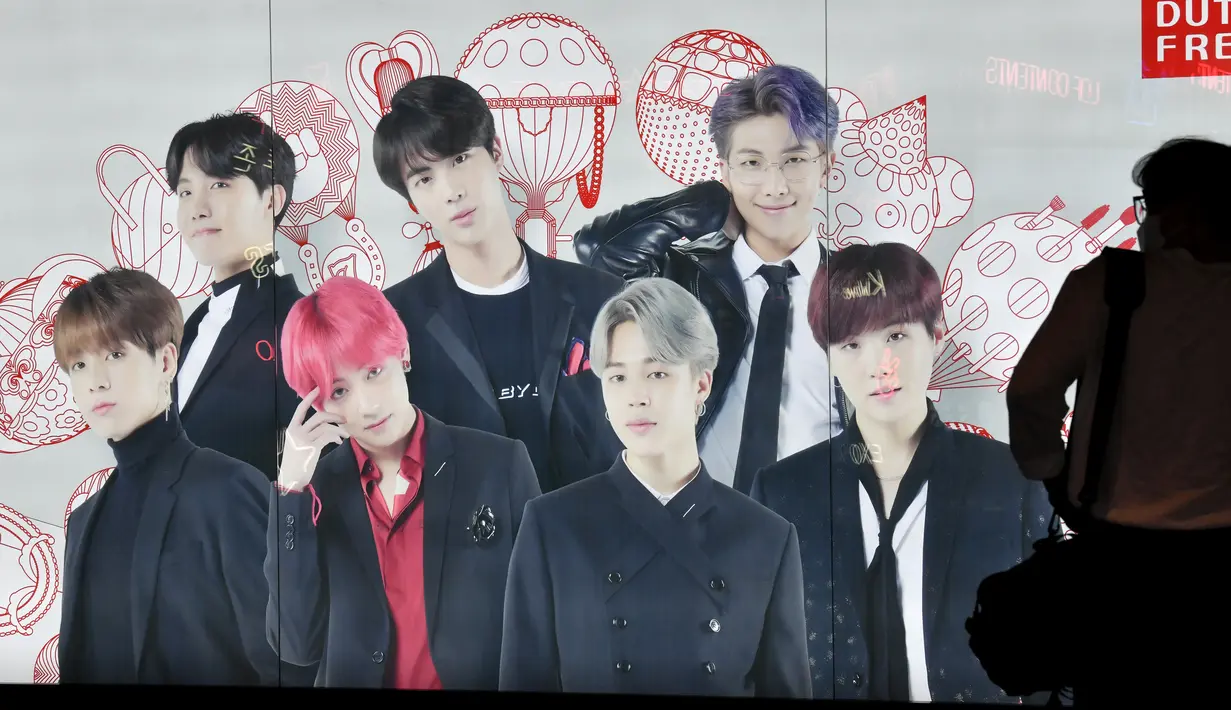 FOTO: BTS, K-Pop Pertama yang Rajai Chart Billboard Hot 100 - Foto Liputan6.com