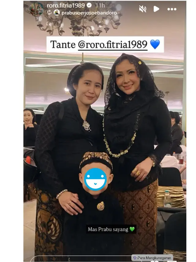 6 Detail Kebaya Brokat Roro Fitria di Peringatan Malam 1 Suro Mangkunegaran Solo - Hot Liputan6.com