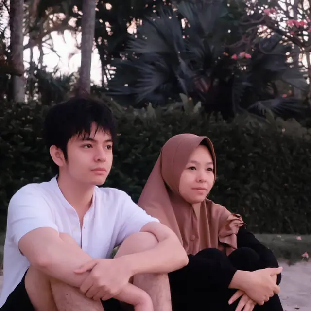 6 Potret Kebersamaan Angga Yunanda dan Kakak, Bak Sepasang Kekasih - Hot Liputan6.com