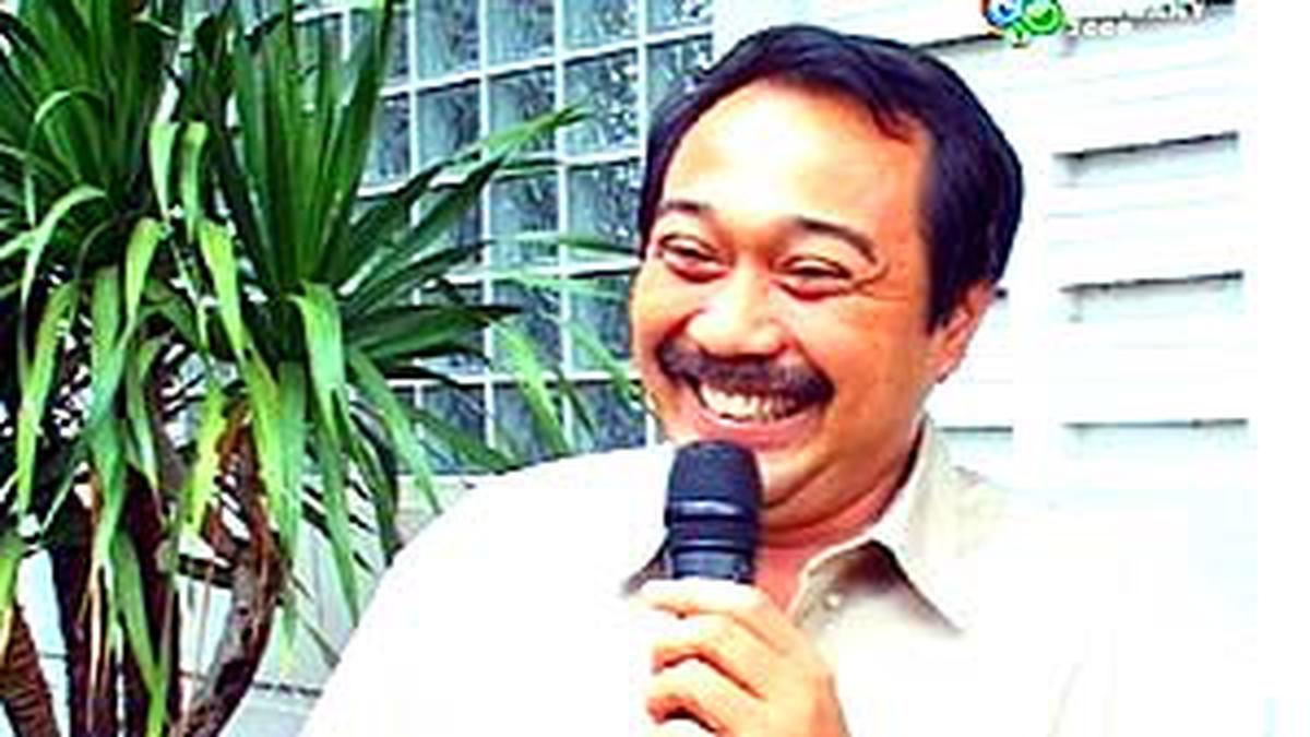 Dwi Yan dan Dona Harun Senang "Brondong" - ShowBiz Liputan6.com