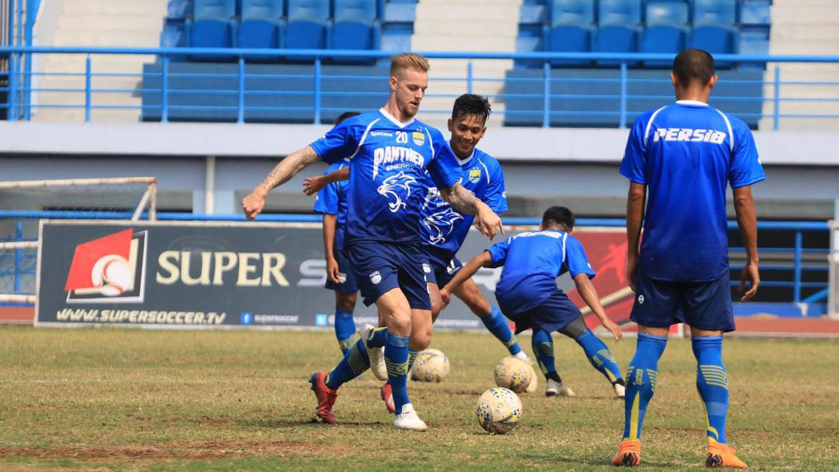 Dukungan Bobotoh Persib Meledakkan Semangat Kevin van Kippersluis