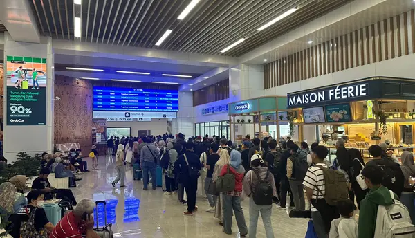 Adidas Rilis Koleksi Sepatu Edisi Pulau Sumatera, Desainnya ...