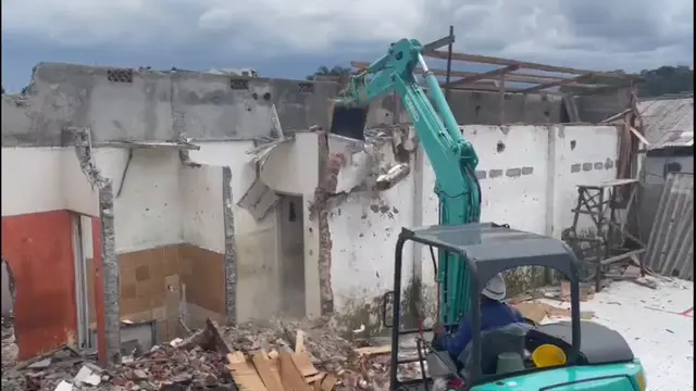 Diduga Jadi Penyebab Longsor, Sejumlah Bangunan di Bogor Dibongkar - News Liputan6.com