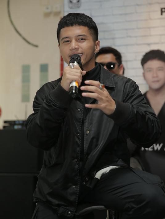 Ubay Nidji Urungkan Keinginan Nikah Muda, Ini Alasannya - Photo Fimela.com