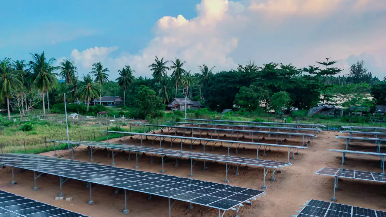 Penggunaan PLTS di Indonesia Capai 271,6 MW pada 2022 - Bisnis Liputan6.com