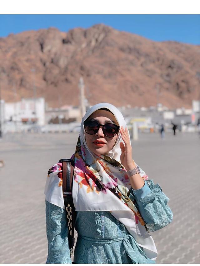 6 Potret Chacha Sherly Eks Trio Macan saat Kenakan Hijab, Tampil ...