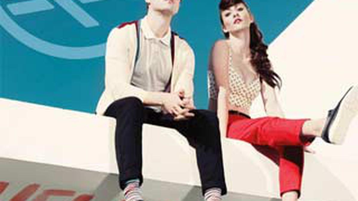Duo Karmin Luncurkan Album Perdana - ShowBiz Liputan6.com