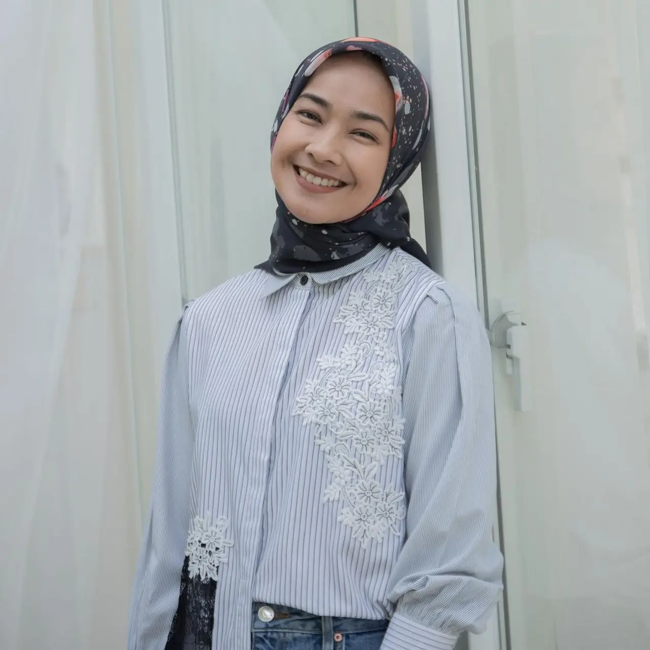 Potret 6 Bintang Sitkom Populer yang Mantap Berhijab, Bikin Pangling ...