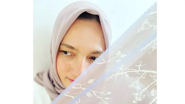 Berhijab Sejak 2019, Ini 6 Potret Terbaru Sarah Amalia Mantan Istri ...