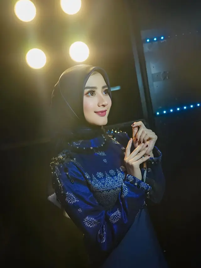 5 Momen Ghea Youbi Tampil Beda Kenakan Hijab, Dipuji Cantiknya Menembus ...