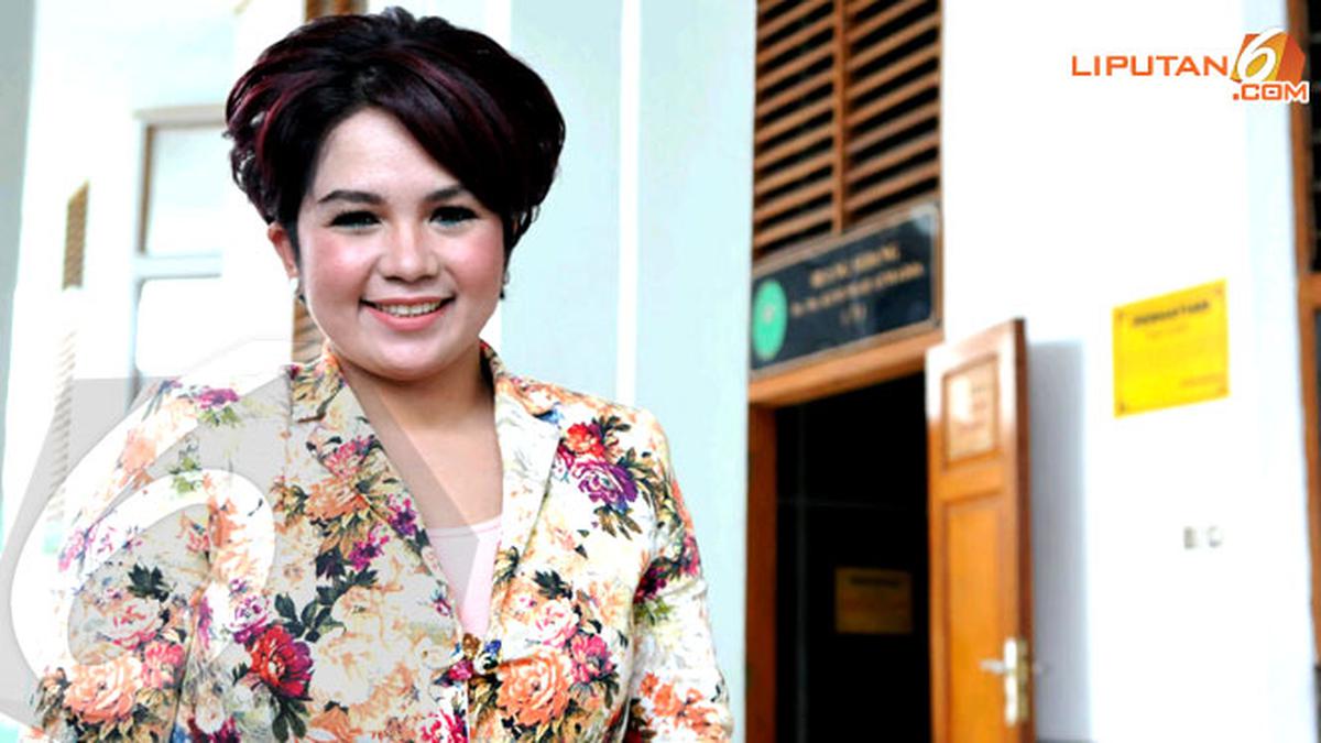 Ke Medan, Joy Tobing Ogah Temui Suami - ShowBiz Liputan6.com