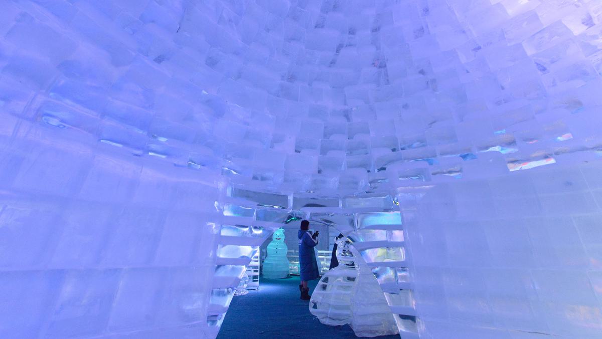 FOTO: Mengunjungi Negeri Frozen Ala Thailand di Frost Magical Ice of ...