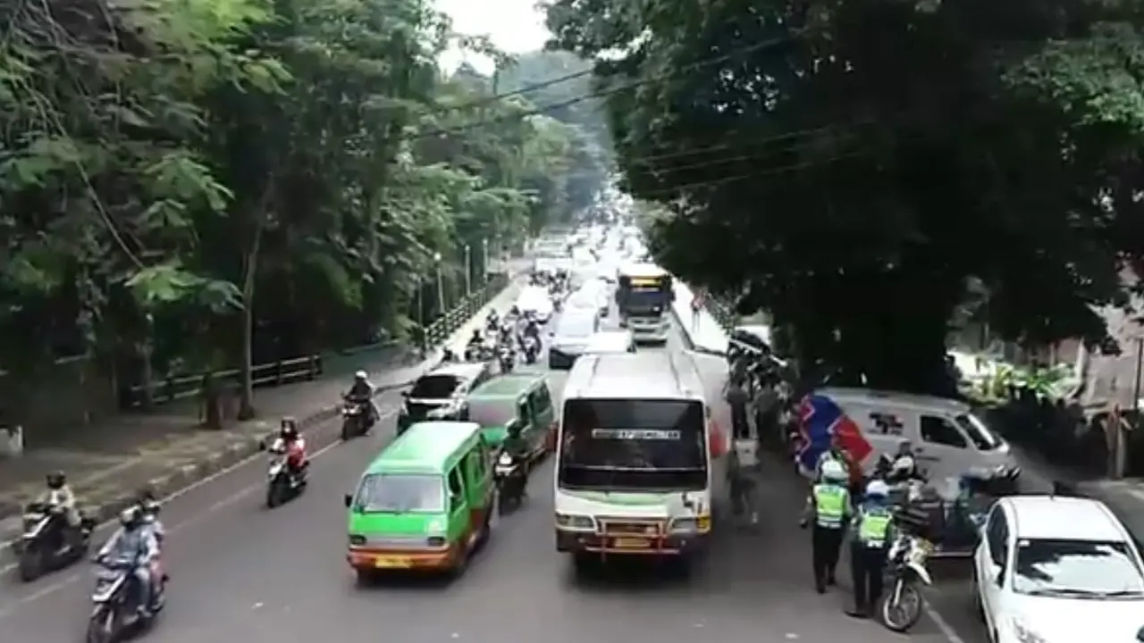 Imbas Jalan Otista Ditutup, Volume Kendaraan Masuk Kota Bogor di Tol BORR Meningkat - News ...