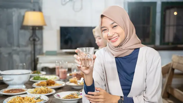 4 Cara Mudah Menjaga Pola Makan Saat Berpuasa, agar Tetap Fit dan Kuat Berpuasa - Lifestyle ...